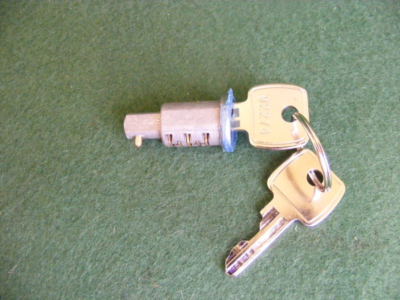 24G1345 Locking barrel + Keys - Ignition